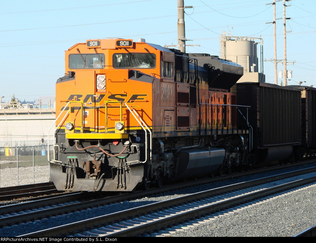 BNSF 9011 DPU